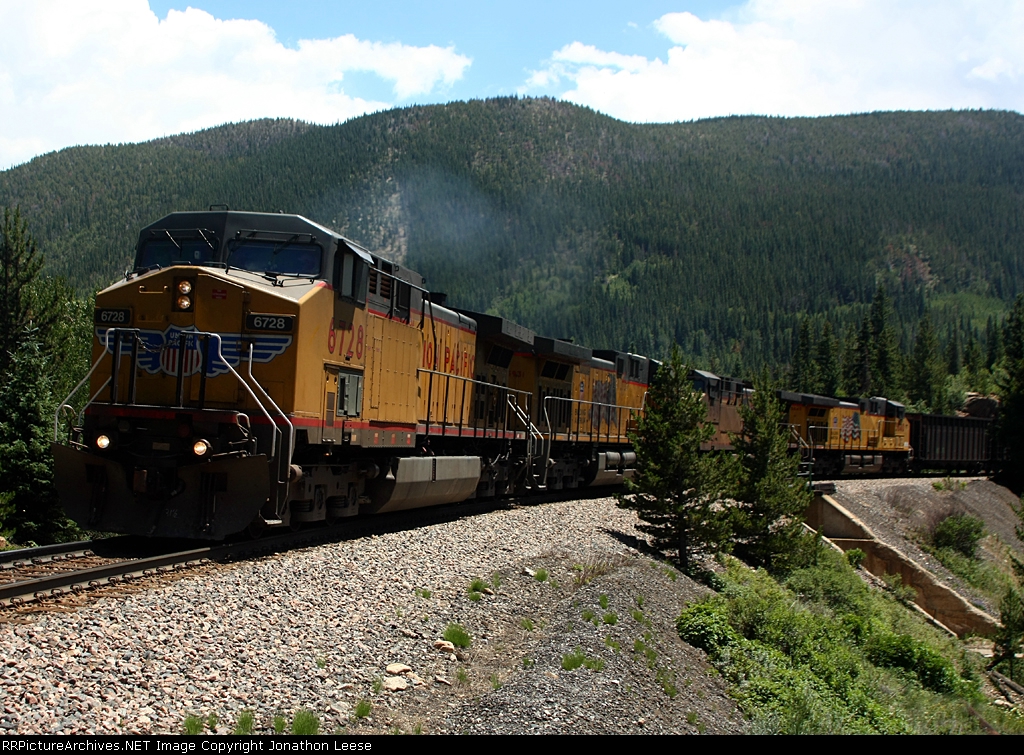 4 AC4400's crawl up the grade toward Moffat Tunnel